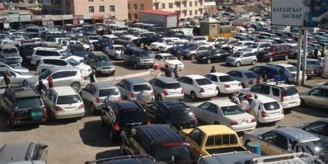 Зөвшөөрөлгүй автомашин болон автомашины хэрэгсэл худалдаалж буй газрыг чөлөөлнө