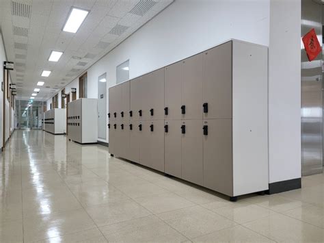 제주국제학교사물함 가구와 사람들