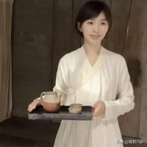 歐陽夏丹首回應離開央視變化，女人味越來越美，創業成功四處玩樂 資訊咖