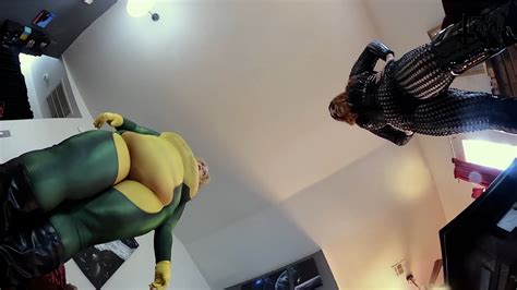 Rogue And Black Widow Fight Over Shrunken Tiny Vr Porn Video