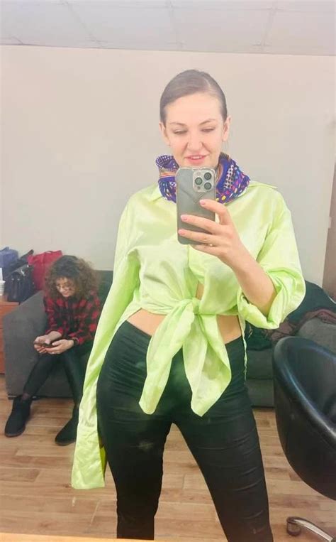 „არასდროს მაპატიებდა ამ ფოტოს ეგონა პენუარით გავდიოდი გამოცდაზე და გამაფრთხილა მუცელი