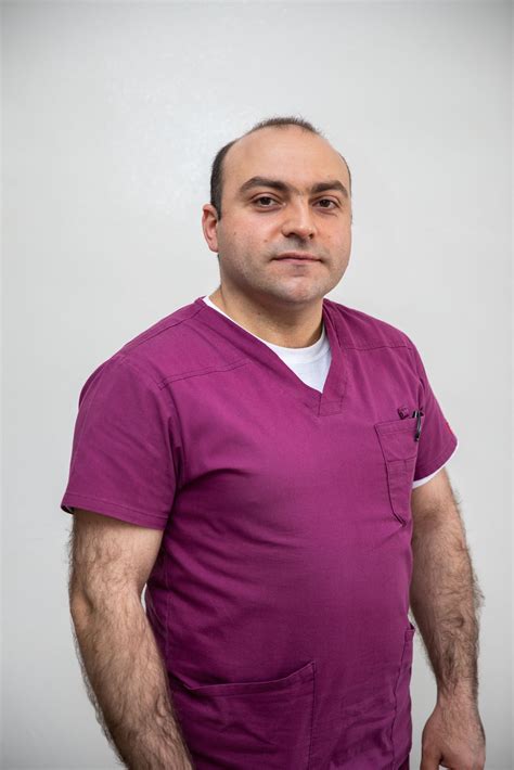 Հոբելյարն այսօր Վերակենդանացման և ինտենսիվ թերապիայի բաժանմունքի վարիչ բժիշկ ռեանիմատոլոգ Աշոտ