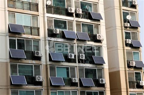 아파트 설치된 미니 태양광 패널 Yanggiri 사진 발전 태양 태양광 이미지 발전기 전력 설비 전기 에너지 정책 태양열 신재생 집열 집열판