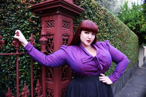 Curves To Kill Elsa Elsa