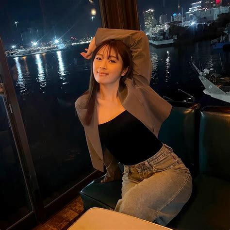 渋谷凪咲 2024年で1番気取った写真でインスタ納めしたいと思います😉 笑（ 離婚弁護士スパイダー の撮影合間に撮りましたよ♡） 皆さま