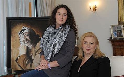 همسر و دختر یاسر عرفات عکس