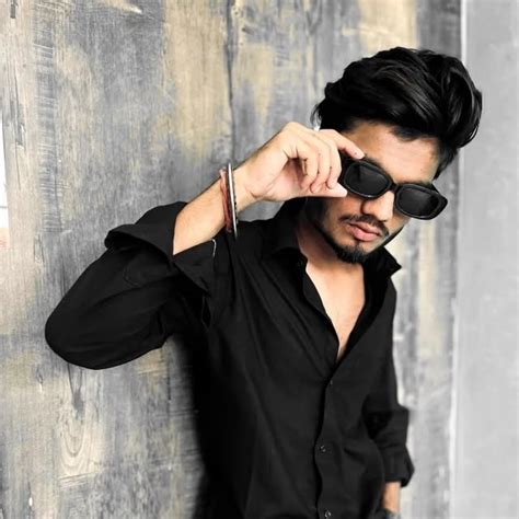 M O H I T P A R I H A R ⚜️🧿 Mohitparihar • Threads Say More