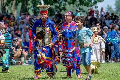 Lambiance Est à La Fête Au Pow Wow De Kahnawake Tva Nouvelles