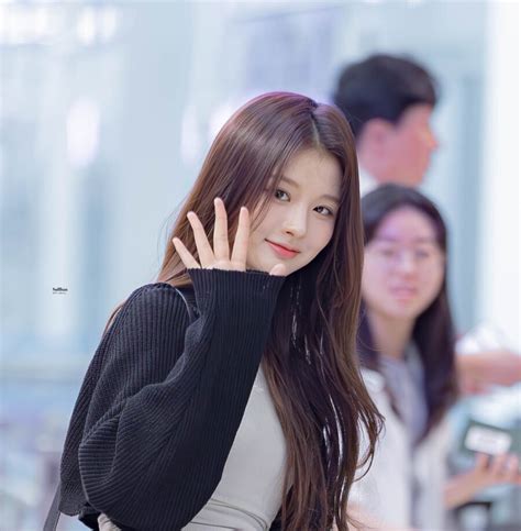 [엔믹스] 좋은 아침 보내시란 의미로 설윤 업로드 Mlbpark