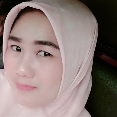 Dewi Wiguna Dewi Wiguna • Threads Say More