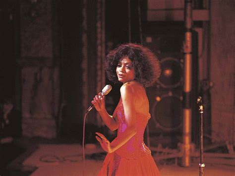 Diana Rosss Rare Nye Performance Comes 50 Years After Signature No 1
