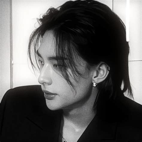 ʜʏᴜɴᴊɪɴ ʸᵐ 연예인 흑백 사진