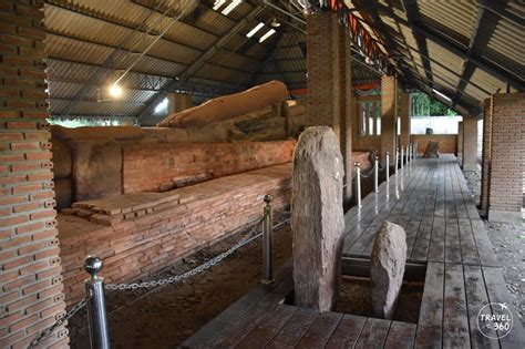 เยือนโคราช กราบ “พระพุทธไสยาสน์” พระนอนหินทรายเก่าแก่และใหญ่ที่สุดในไทย