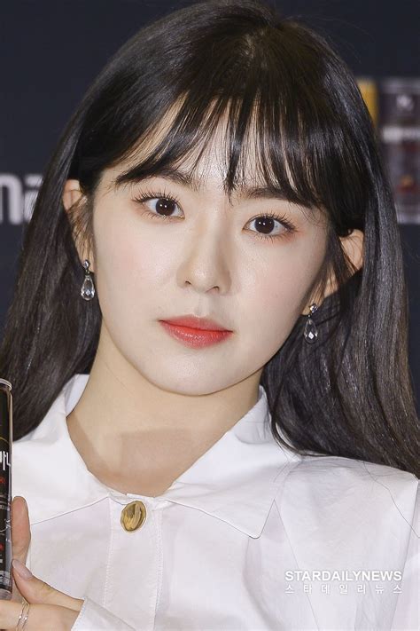 아이린 얼굴 형 매혹적인 미모의 비밀 공개 Trang Chủ