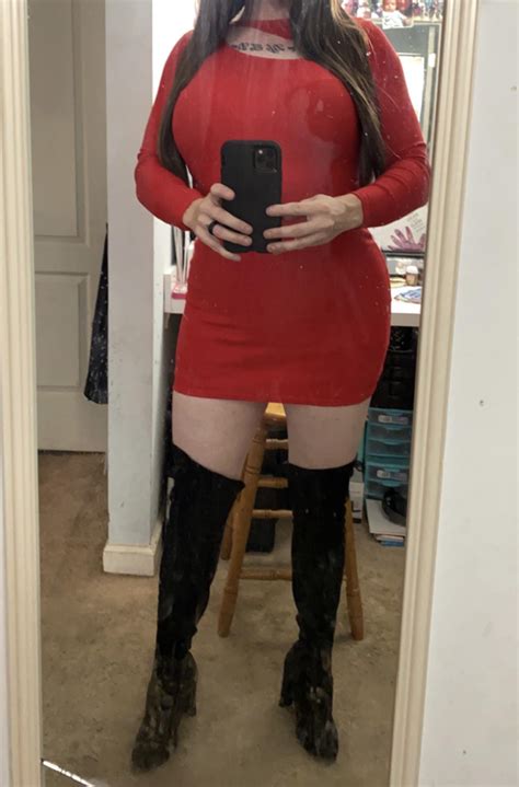 Just In Love With How I Look In This Dress R Traps