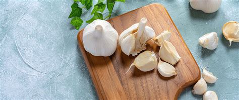 Почему после пикантных блюд с чесноком болит желудок