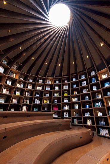 大地に抱かれ本と過ごす場所。千葉・木更津に「地中図書館」がオープン