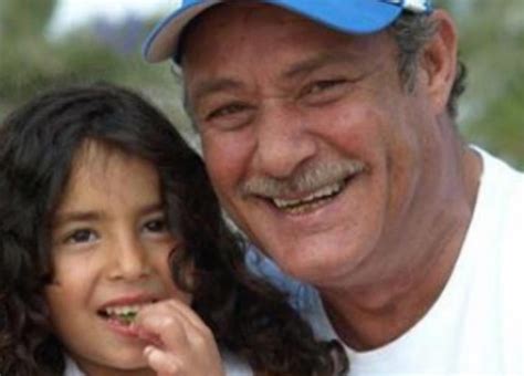 فاروق الفيشاوي عن حفيدته لينا حب لم أعرفه من قبل خبر في الفن