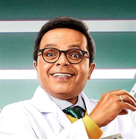 محمد هنيدي يبرّئ نفسه من إغلاق موقع شهير بسبب فيلم نبيل الجميل الأسبوع