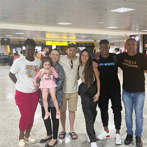 Abner Vinicius Aterriza En El Betis Con Una Sonrisa Contagiosa