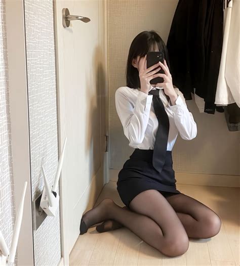 가에 있는 Nyang님의 핀 여성스러운 스타일 청소년 여자 패션 여자 패션