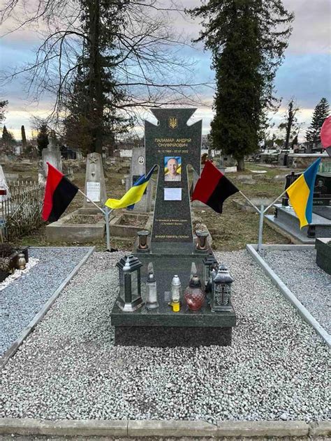 На Львівщині встановили памятні знаки на могилах загиблих військових