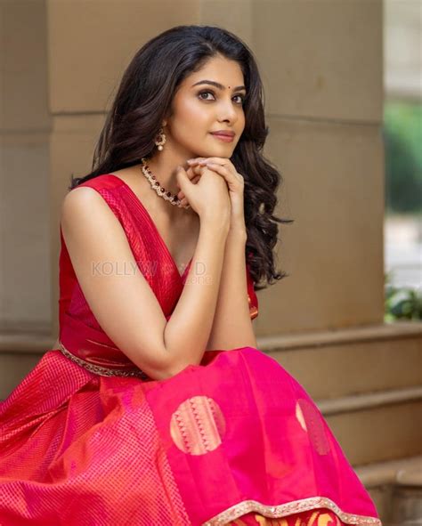 Devaki Nandana Vasudeva Actress Manasa Varanasi Sexy Pictures 02 348981 Kollywood Zone