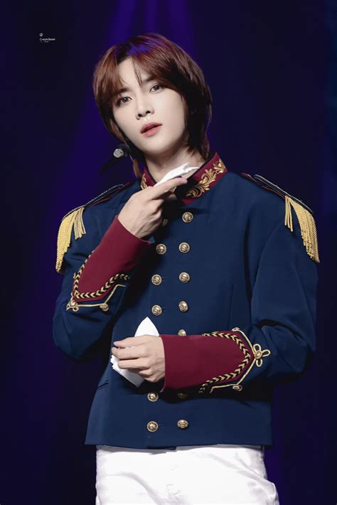 더쿠 투바투 범규 오늘 콘 장발 고화질