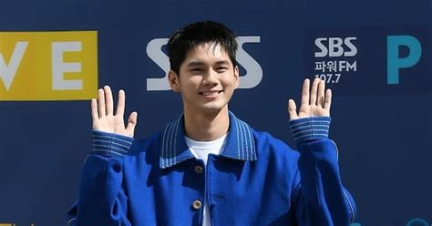 Ten 포토 옹성우 장난꾸러기 표정