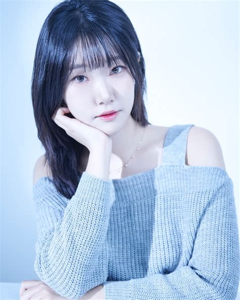 글로우레이어 스튜디오 프로필사진 개인화보 배우프로필 Glowlayer • Instagram Photos And Videos