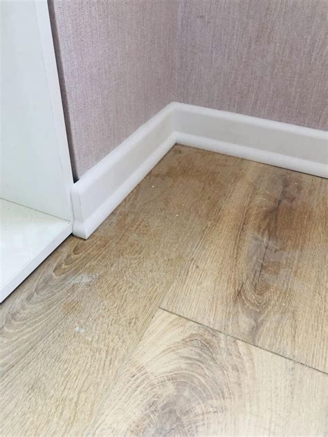 ყველა სახის პლინტუსის მონტაჟი ლამინატი