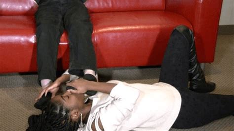 Fancie Under Feet HD She L His Feet Clips4sale