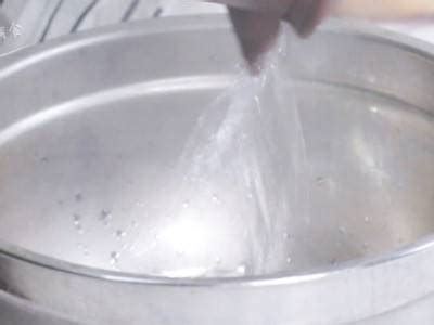 夏天拖鞋有股臭味怎么去除 业百科