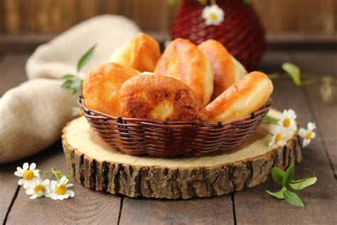 Дріжджові пиріжки з яблуками як спекти — Шуба