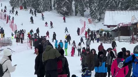 МАГИЯТА НА СНЕГА Хиляди туристи изпълниха зимните ни курорти ВИДЕО Nova