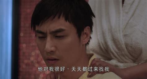 她比柳岩还要胸大，就因胸大而被网友称为乳神
