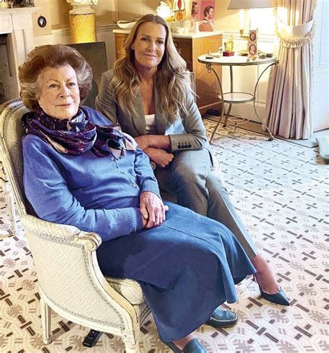 Студио Хикс Eva Bg