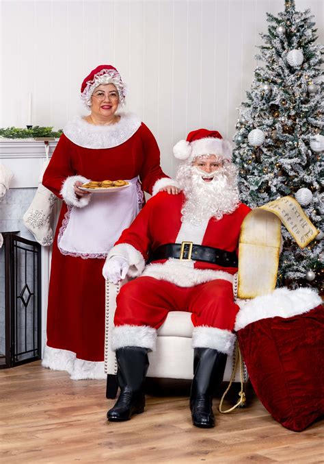 Women S Plus Size Deluxe Mrs Claus Costume