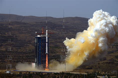 城事 上海制造！长四丙运载火箭“一箭三星”取得圆满成功