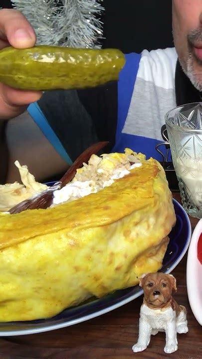 Солёный огурчик 🥒 Объеденье 🤤 Звуки еды АСМР короткоевидео Youtube