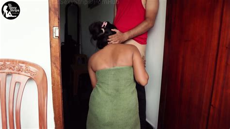 075 තුවාය ඇන්දේ මගේ ලස්සන පෙන්න Sri Lankan Sex My Hot Neighbor Comes To Read Eporner
