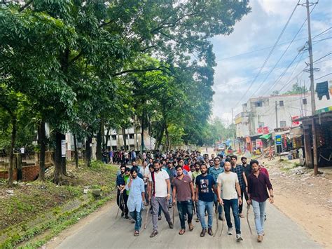Cu Nonpolitical Memes ছাত্রদলের বহিরাগত নিয়ে মিছিল এবং ছাত্রলীগের শিক্ষার্থীদের নিয়ে মিছিলে