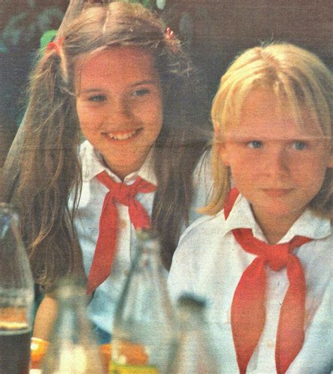 Ddr Schülergruppe Ddr Pioniere Freie Deutsche Jugend Thälmannpioniere