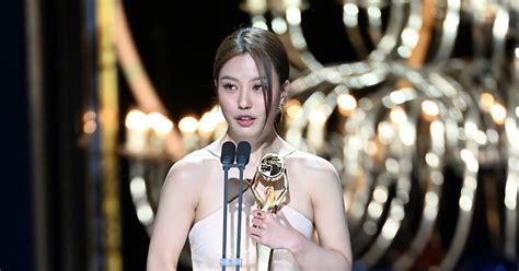 [포토] 고민시 신인여우상 수상