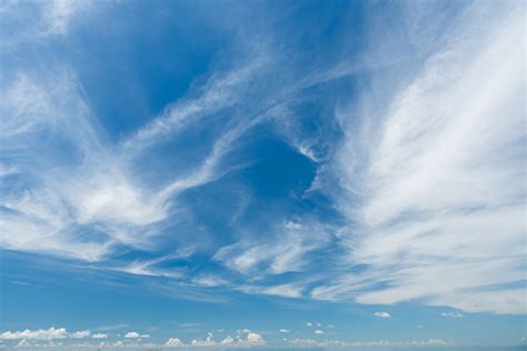 권층운 Cloudscape 또는 푸른 하늘 높은 고도 층에 아름 다운 권적운에 무성 한 촉 모 구름 0명에 대한 스톡 사진 및 기타 이미지 Istock