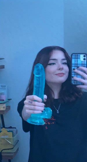 Tanon Women With Toys