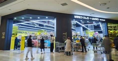 생수 우유 매출 제치더니 노브랜드 1조 클럽 이끈 의외의 제품