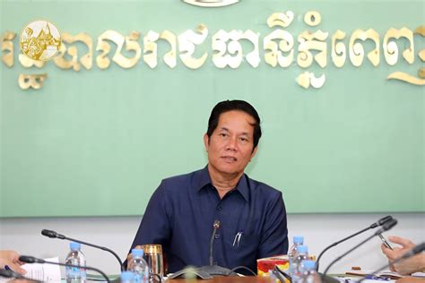 អាជ្ញាធរ ចាប់ផ្តើម ជួសជុល ចិញ្ចើមផ្លូវ បណ្តោយ មហា វិថីសហព័ន្ធរុស្ស៊ី ចាប់ពី មហាវិថី ព្រះ នរោត្តម