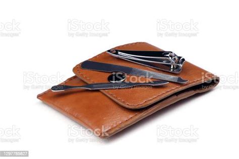 매니큐어 도구 세트 흰색 배경에 격리 된 네일 클리퍼 금속 손톱 집게 고립 손톱 가위 네일 파일 가위에 대한 스톡 사진 및 기타 이미지 Istock