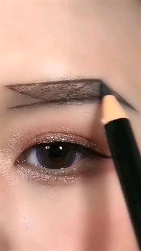 Easy Eyebrow Trick Dicas De Maquiagem Tutoriais De Maquiagem Coisas De Maquiagem